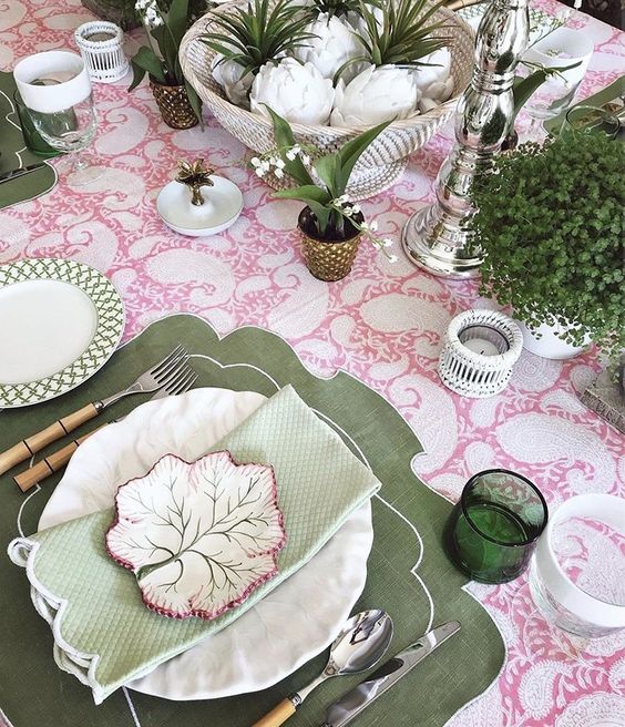 4 Reasons Why Tablecloths Are a Game-Changer for Your Table Setting ...
